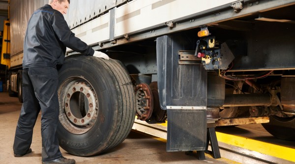 Streamlining maintenance with fleet management and telematics